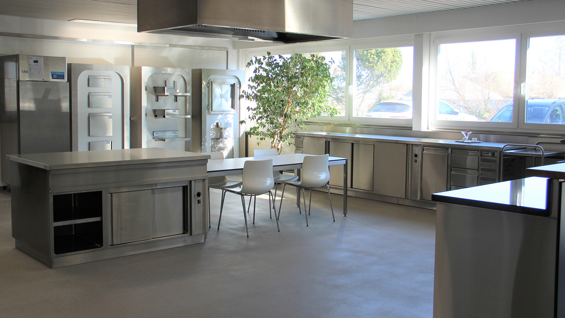 Ein führender Schweizer Hersteller für Grossküchen - Über uns - Rilling AG